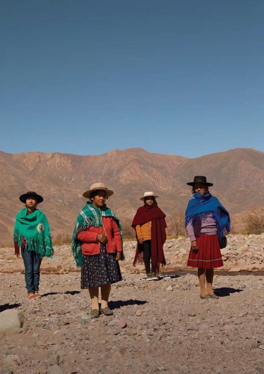 Mujeres de la Puna son tapa de la revista internacional Vogue de Brasil