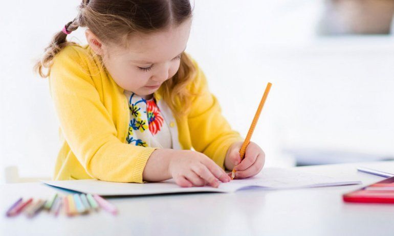 Estudio revela que es más positivo tener la letra fea