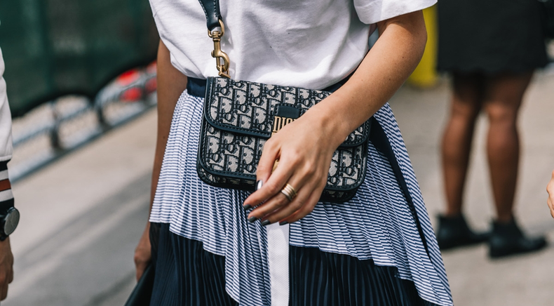 Chau a las riñoneras en esta primavera-verano: llegan las mini bags ...