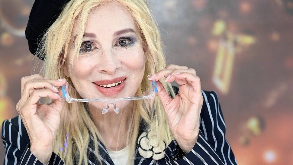 Nacha Guevara cantó en vivo y Moria Casán la acusó de plagio