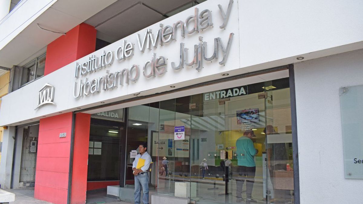 Extienden el horario en el IVUJ para completar trámites