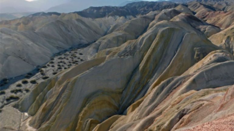 El Cerro de Siete Colores que no está en Jujuy y es hermoso para visitar
