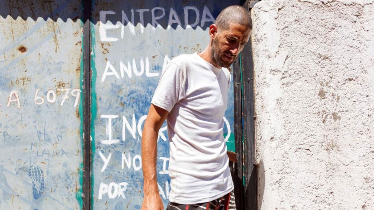 La estadía en la cárcel del asesino que se cree gato