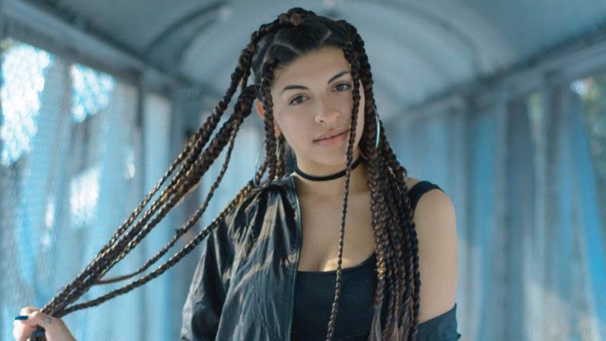 8 canciones de Cazzu, la jujeña que la rompe en el trap