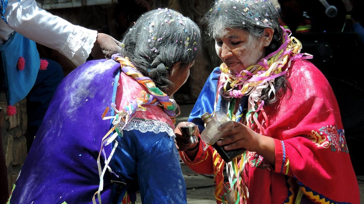 Carnaval 2025: cuándo es y qué se hace el Jueves de Comadres
