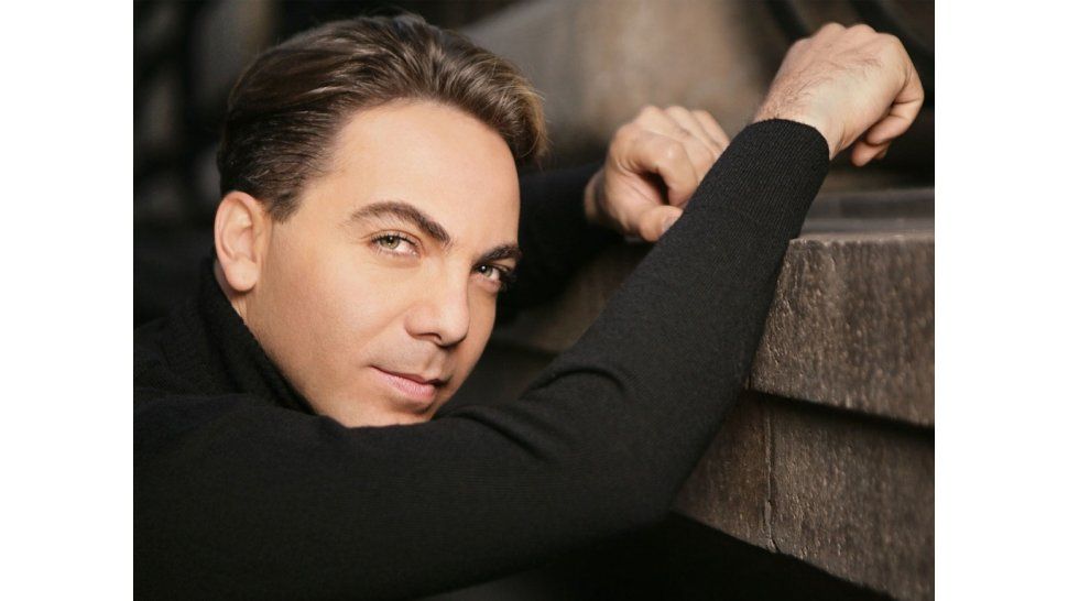 Cristian Castro promociona el video de Simplemente tú