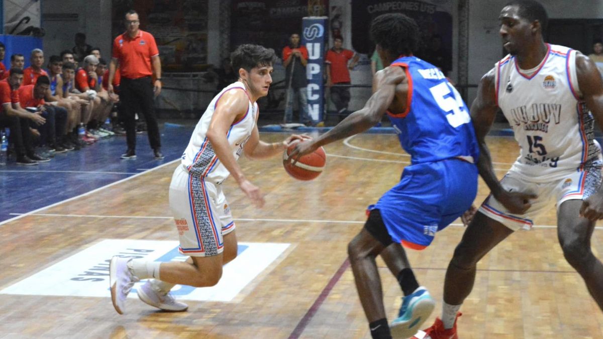 Jujuy Básquet no pudo con el puntero y cayó 89-75 en Santiago del Estero