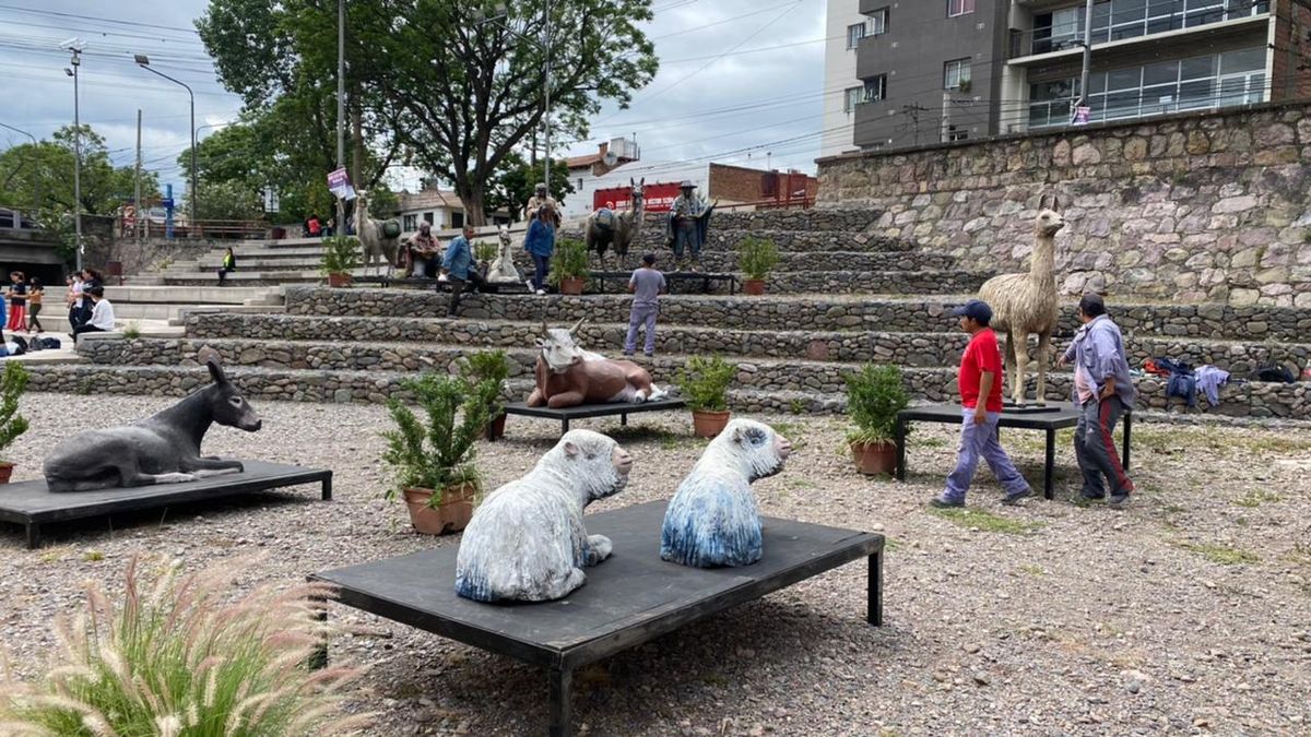 El tradicional pesebre tamaño real en el parque Xibi Xibi