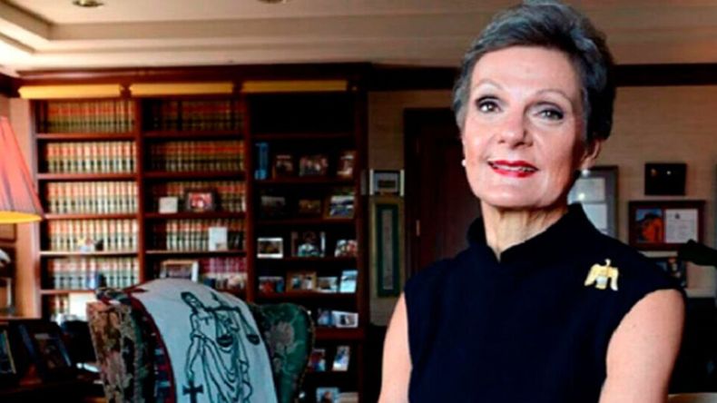 Ordenan que Argentina entregue el 51% de las acciones de YPF a beneficiarios del juicio por la ...