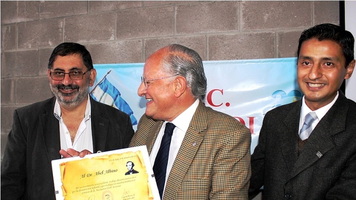 El Dr. Albino disertó en el C.I.C.de B° Alberdi