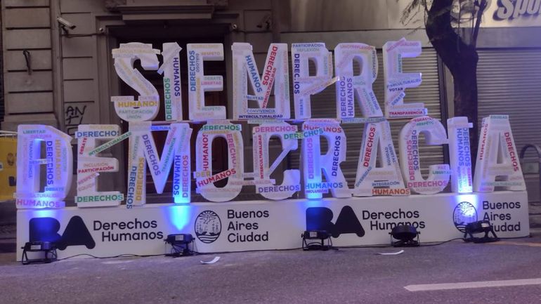 Buenos Aires celebró 40 años de democracia en Plaza de Mayo