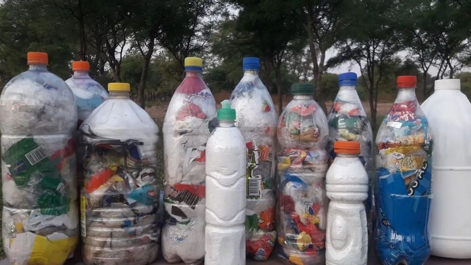 ¿Qué son las ecobotellas y cómo se hacen?