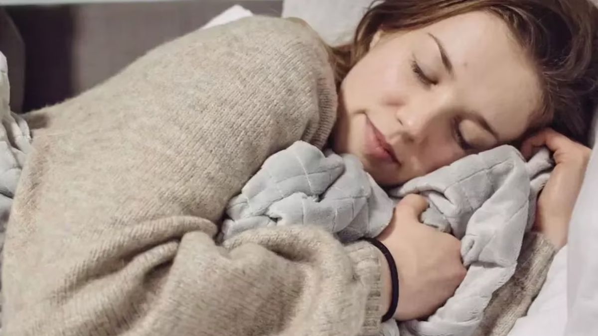 Cómo dormir cuando hace frío: abrigarse o poner mas frazadas