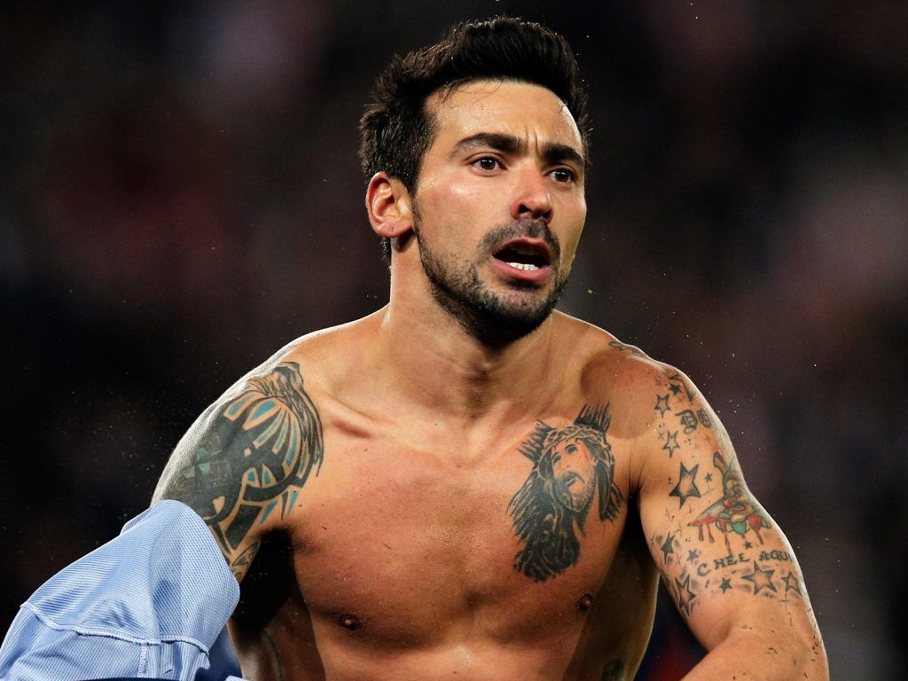 Belluschi, Acuña y Demichelis, afuera; Lavezzi adentro