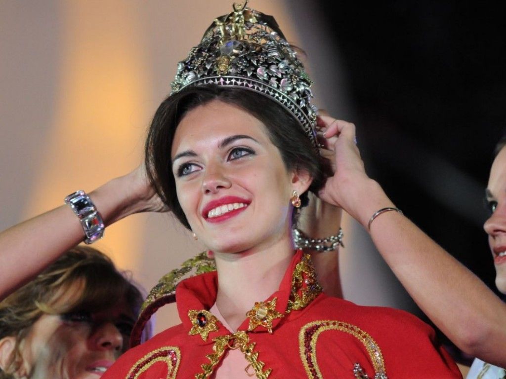 Victoria Colovatti, ex reina de los Estudiantes, es la nueva soberana ...