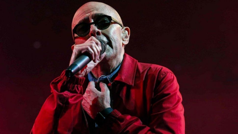 Tremenda definición del Indio Solari Show en vivo es muy difícil que ...