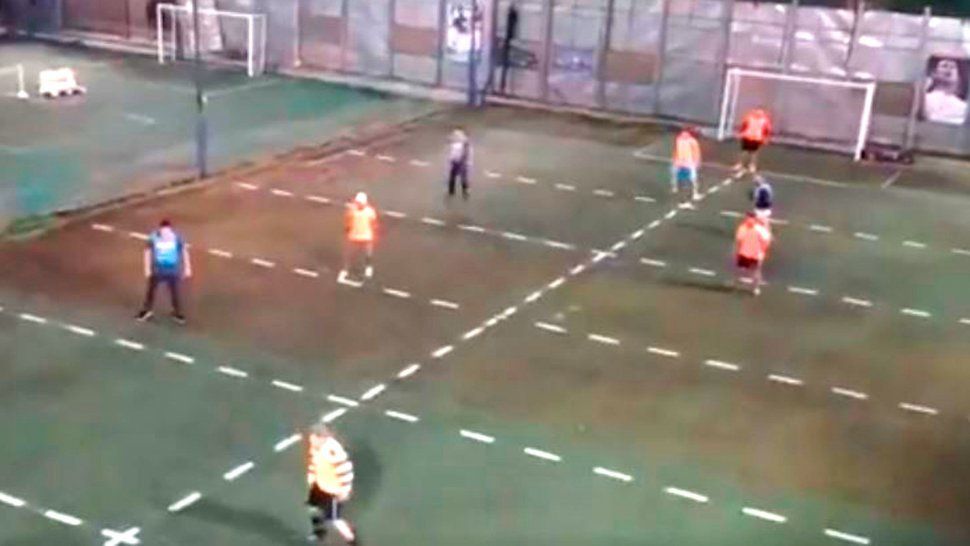 Rosario ya practica el Metegol humano