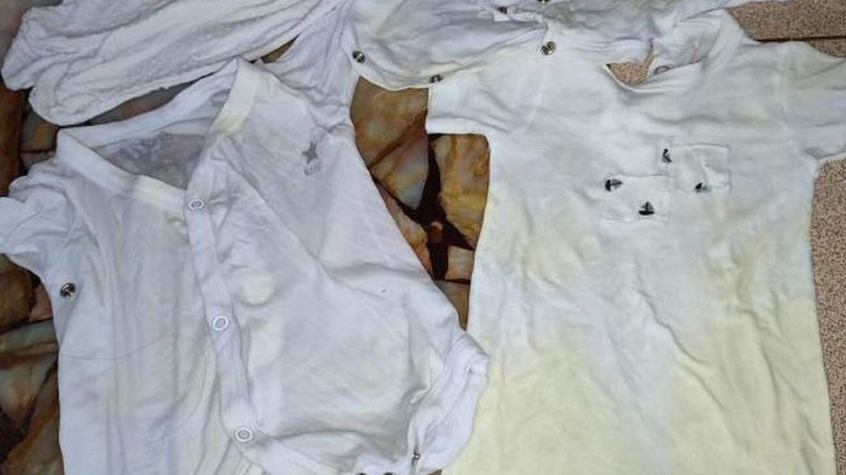 Trucos: cómo eliminar las manchas amarillas de la ropa