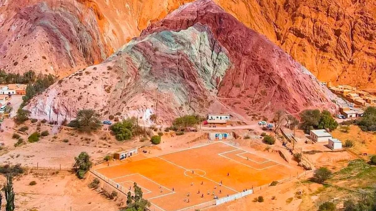 La cancha más linda del mundo cumple hoy 101 años: el Club Santa Rosa ...