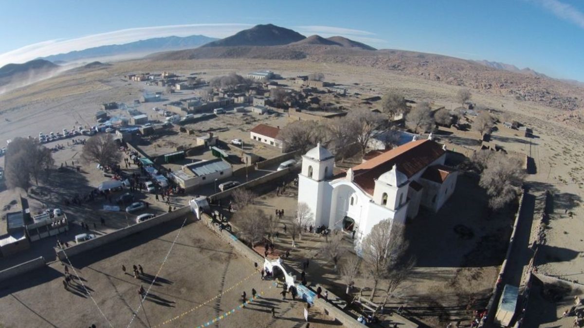 El pueblo encantador de la Puna lleno de historia y majestuosas montañas