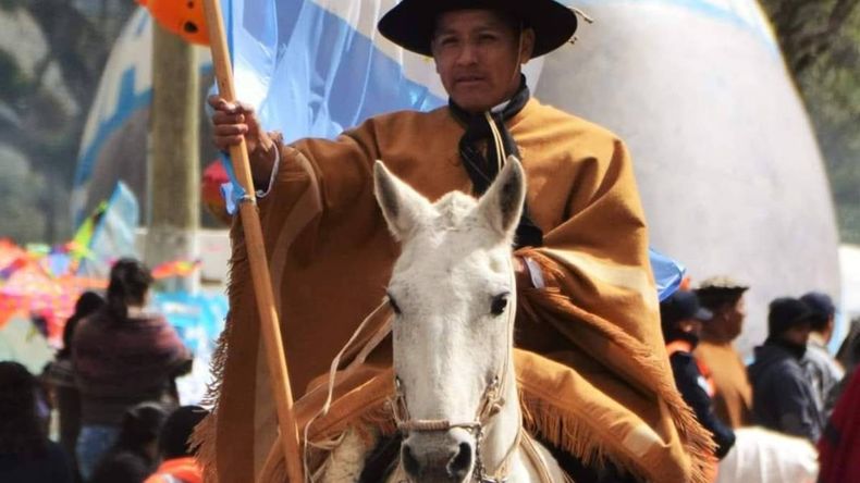 Éxodo Jujeño: ¿por qué el poncho de Jujuy es marrón?