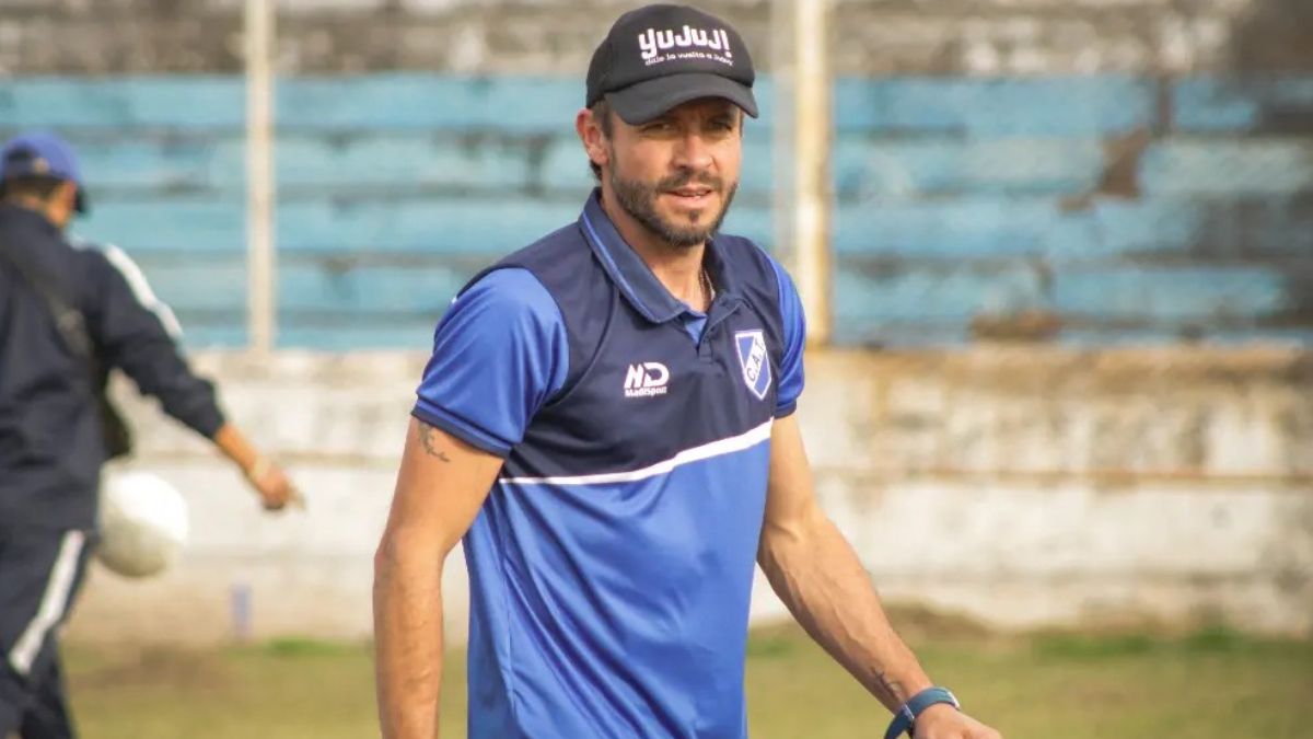 Daniel Ramasco fue presentado como técnico de Talleres de Perico