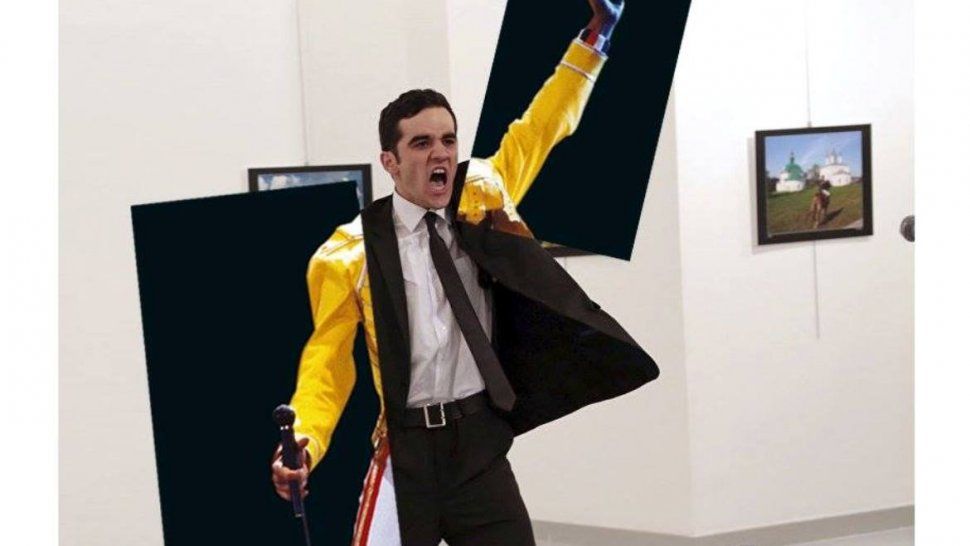 Mundos Paralelos del artista turco Urgur Gallen