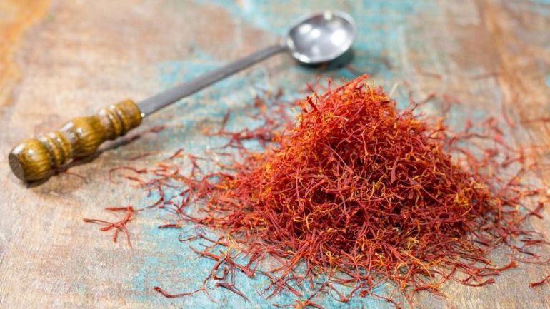 Qué es el azafrán, la especia que controla el colesterol y mejora el ánimo