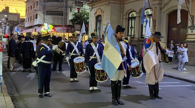 Casa de Gobierno: arriamiento de banderas