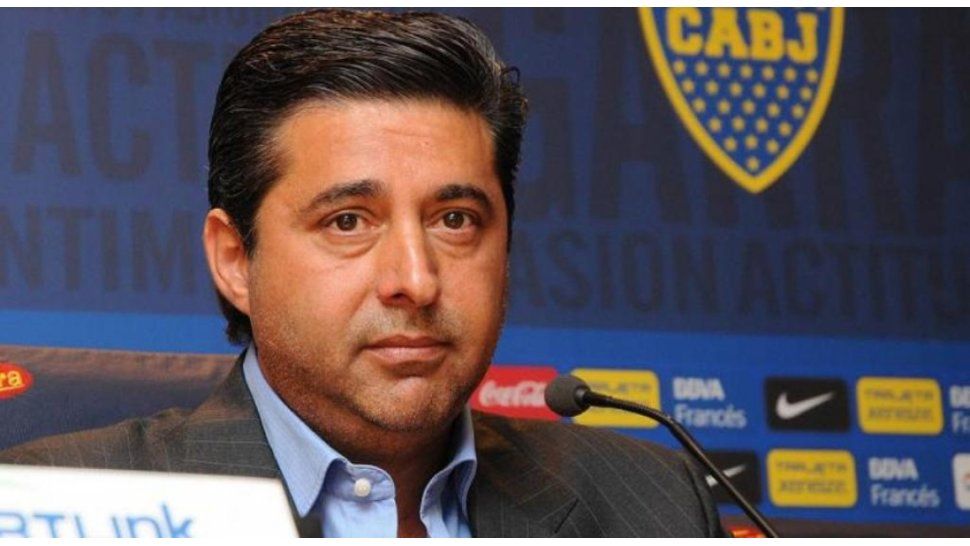 Angelici defendió a Bianchi y abrió la puerta para otros dos refuerzos