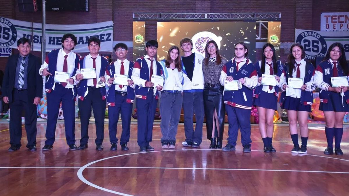 Alumnos de la ETP Nº1 implementan el voto electrónico en las elecciones de la FNE 2025