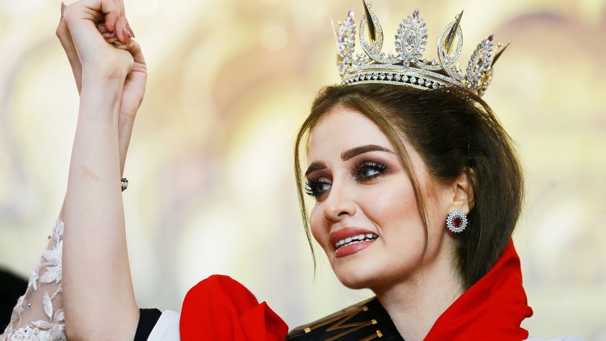 Miss Irak es amenazada de muerte por hacerse una selfie con Miss Israel