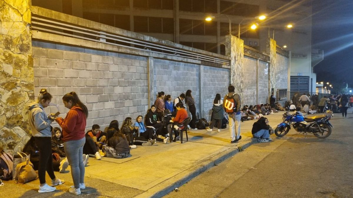 María Becerra en Jujuy: largas filas para comprar la entrada