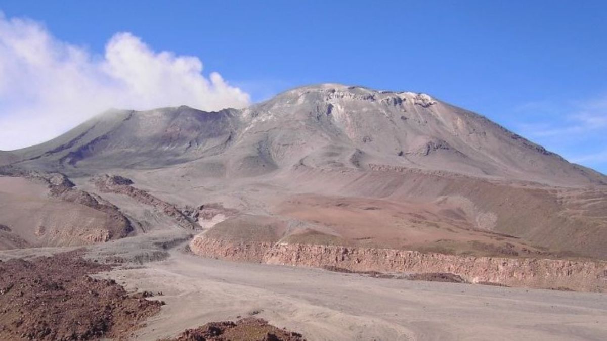 El volcán Láscar tiene la mayor actividad en 12 años