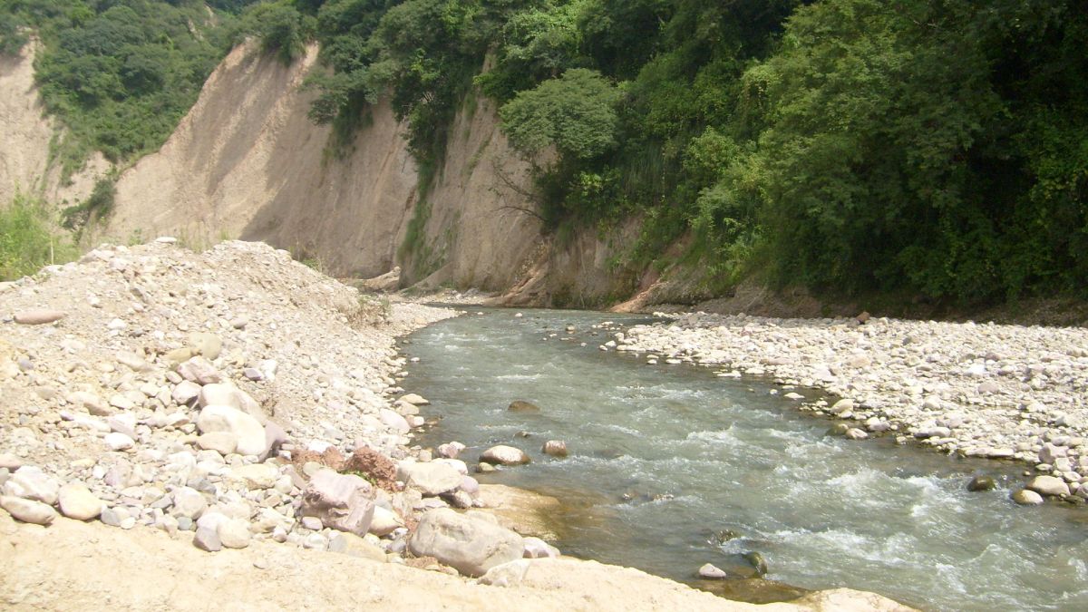 Hallaron un cuerpo en el Río Xibi Xibi y no logran identificarlo