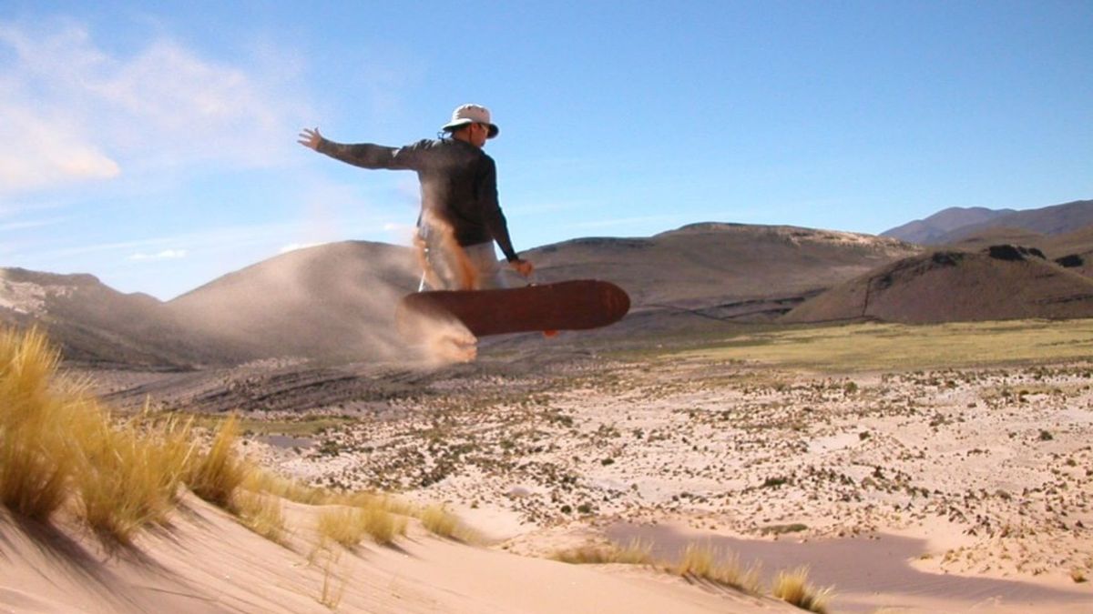 El cerro Huancar se viste de fiesta con una jornada de sandboard