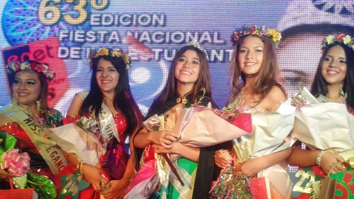 Agustina la nueva soberana de la ENET N° 2