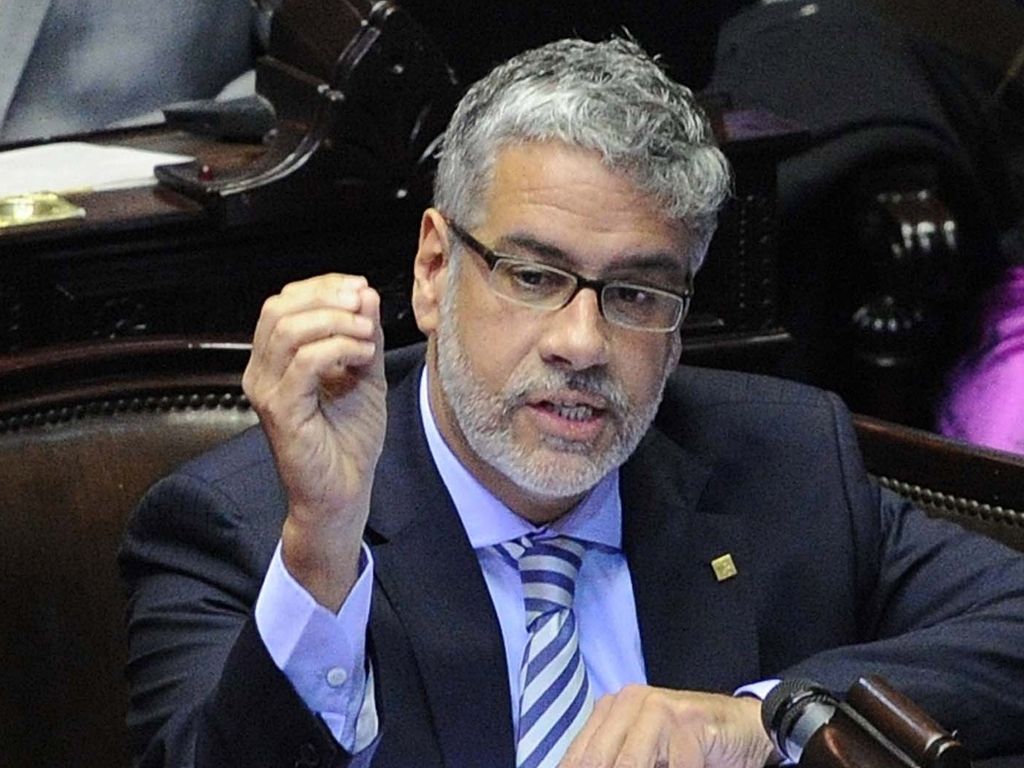 Feletti pidió que acompañen la investigación