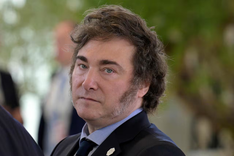 Javier Milei: La deuda en Argentina bajó en USD 50 mil millones