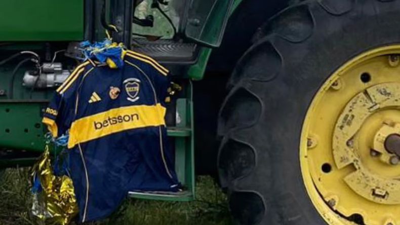 La camiseta que Boca Juniors lanzó al cielo en homenaje a Miguel Russo ...