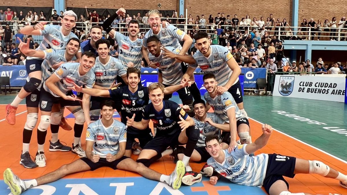 Rodrigo Soria busca el título de la Liga con Ciudad Vóley