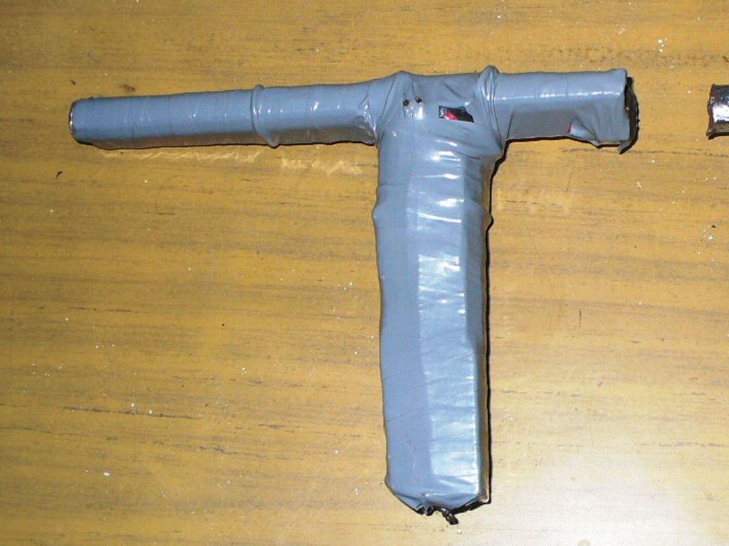 Realiza disparos con una tumbera