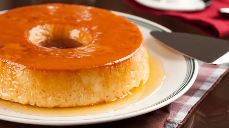 La receta de la abuela para preparar flan casero con 2 ingredientes
