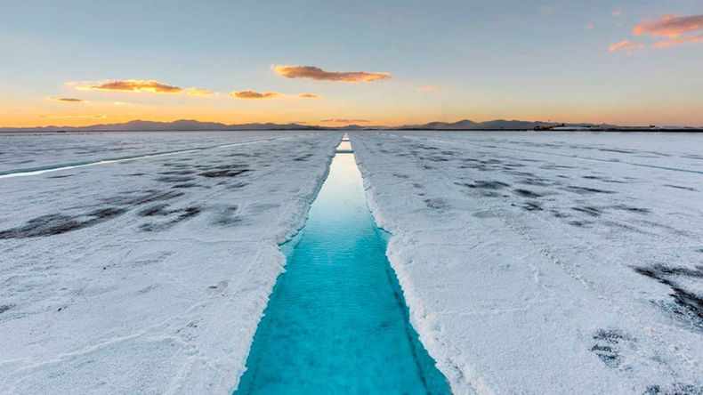 ¿Por qué las Salinas Grandes de Jujuy están marrones? Todos los detalles