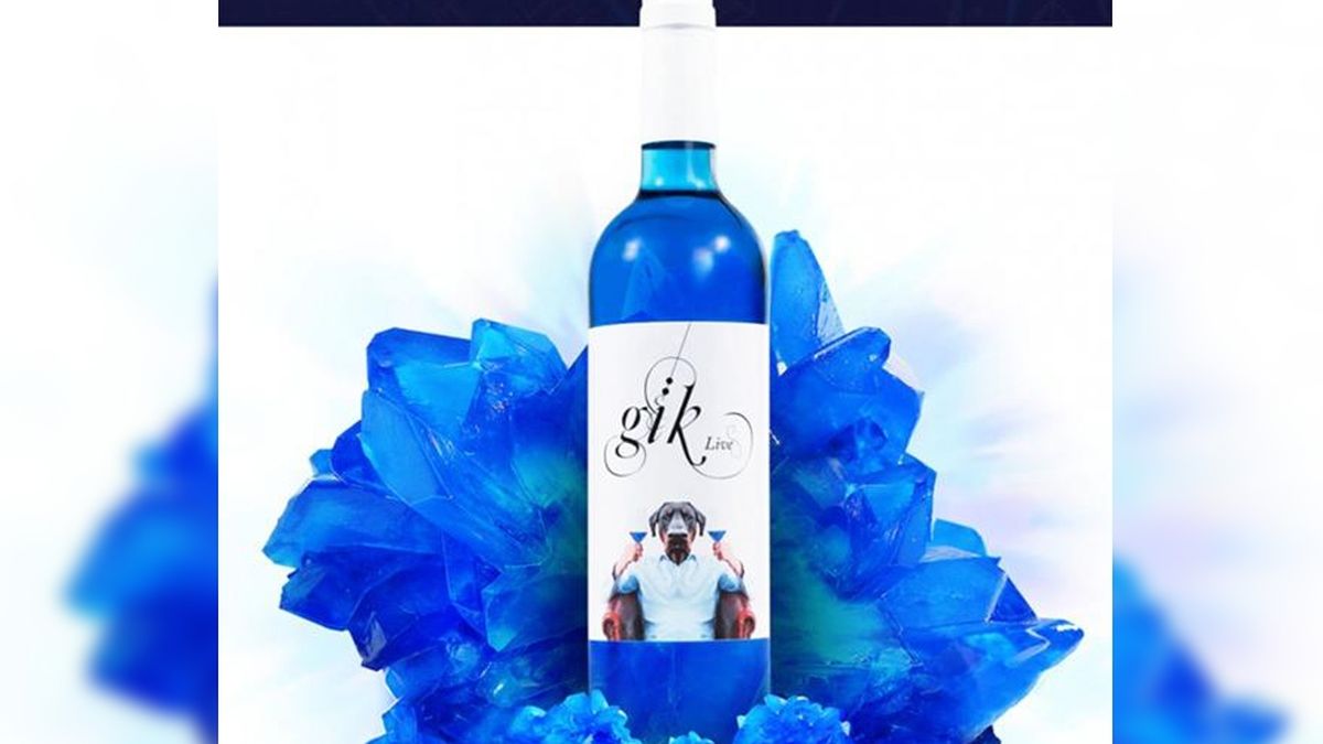El excéntrico vino azul que irrumpe en el mercado