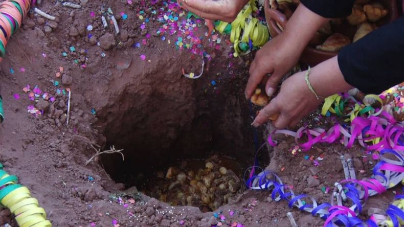 Mes de la Pachamama en Jujuy: cómo es el ritual y cuándo se hace
