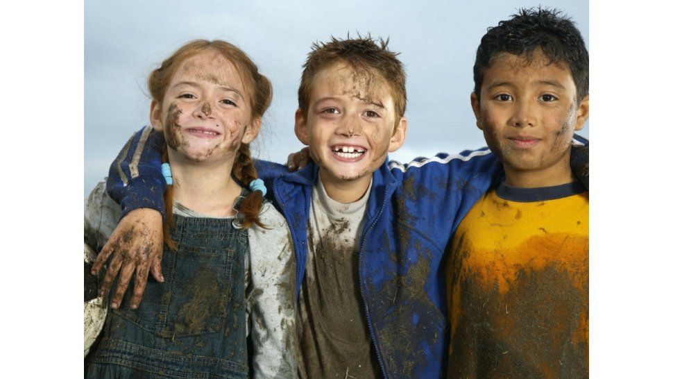 ¿Es saludable que los chicos se ensucien?