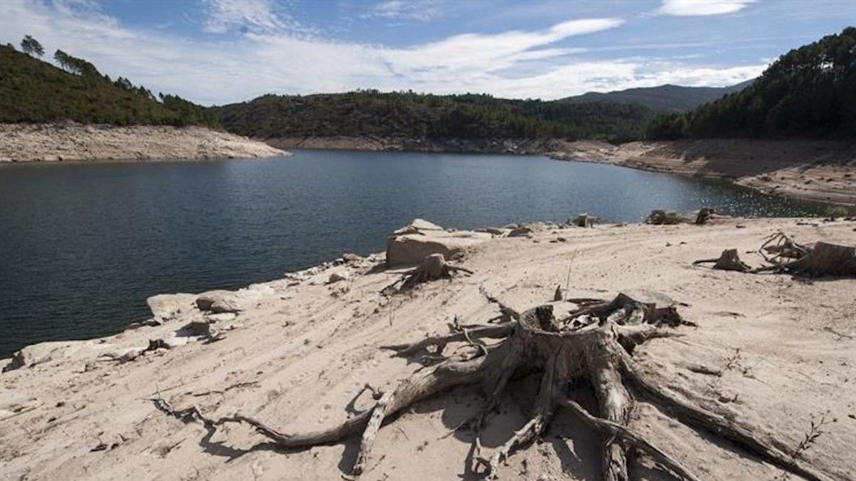 Barcelona aplicará restricciones para el uso del agua por la sequía