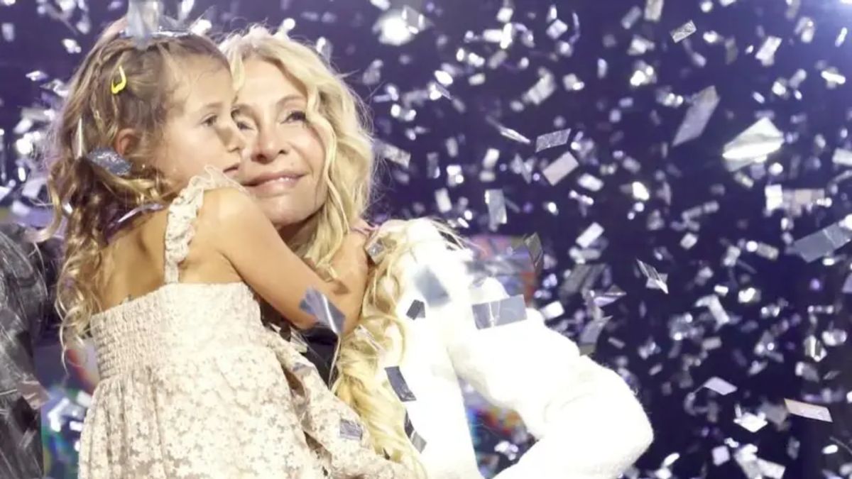 El día en que Cris Morena cantó junto a su nieta Mila en el escenario