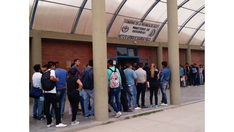 Aspirantes al ISSP: reprograman inscripción